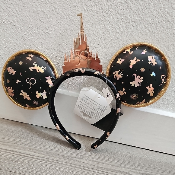 Disney | Accessories | Disney Black And Gold 5th Anniversary Castle ...
